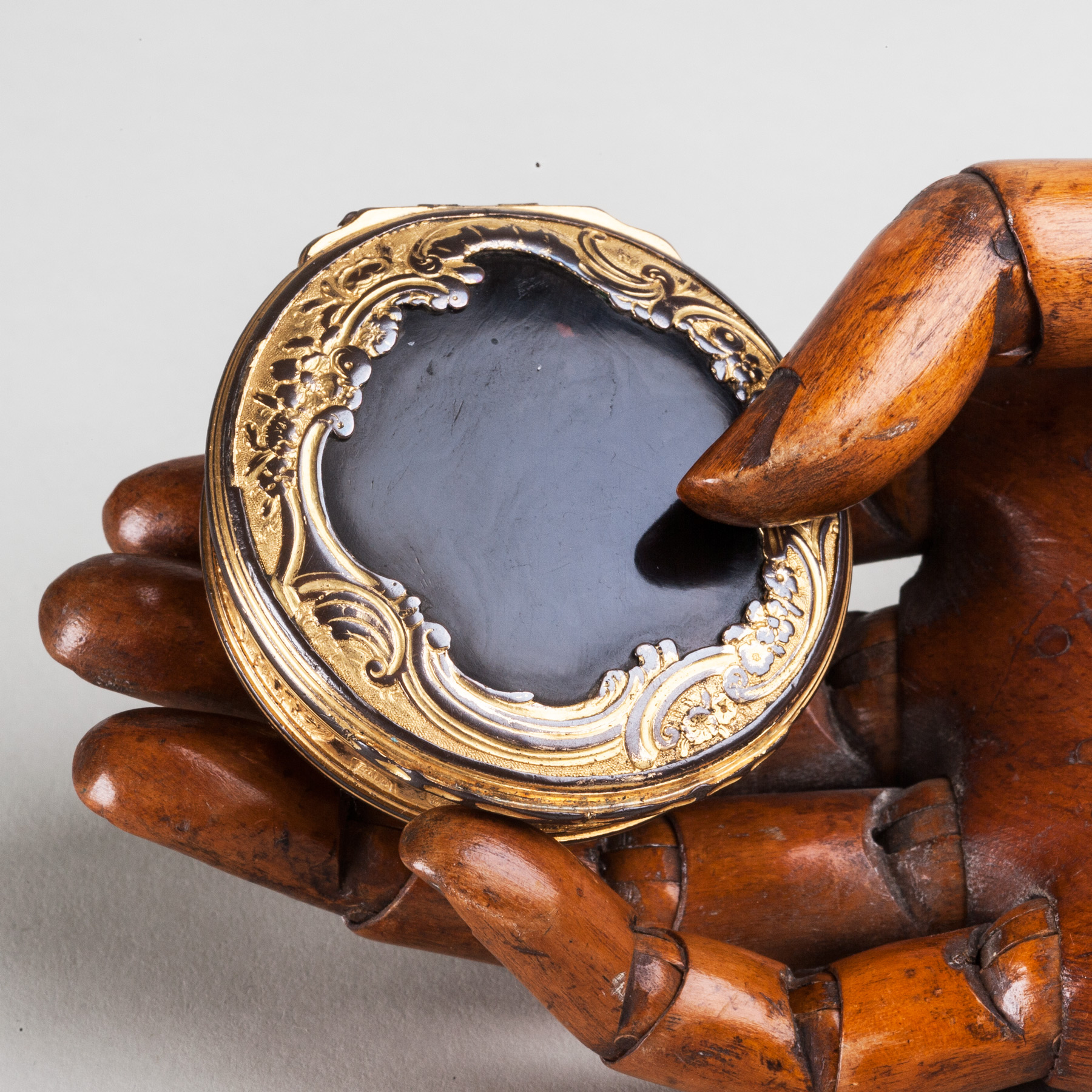Gilt Copper & Tortoiseshell Snuff Box - Walpole Antiques