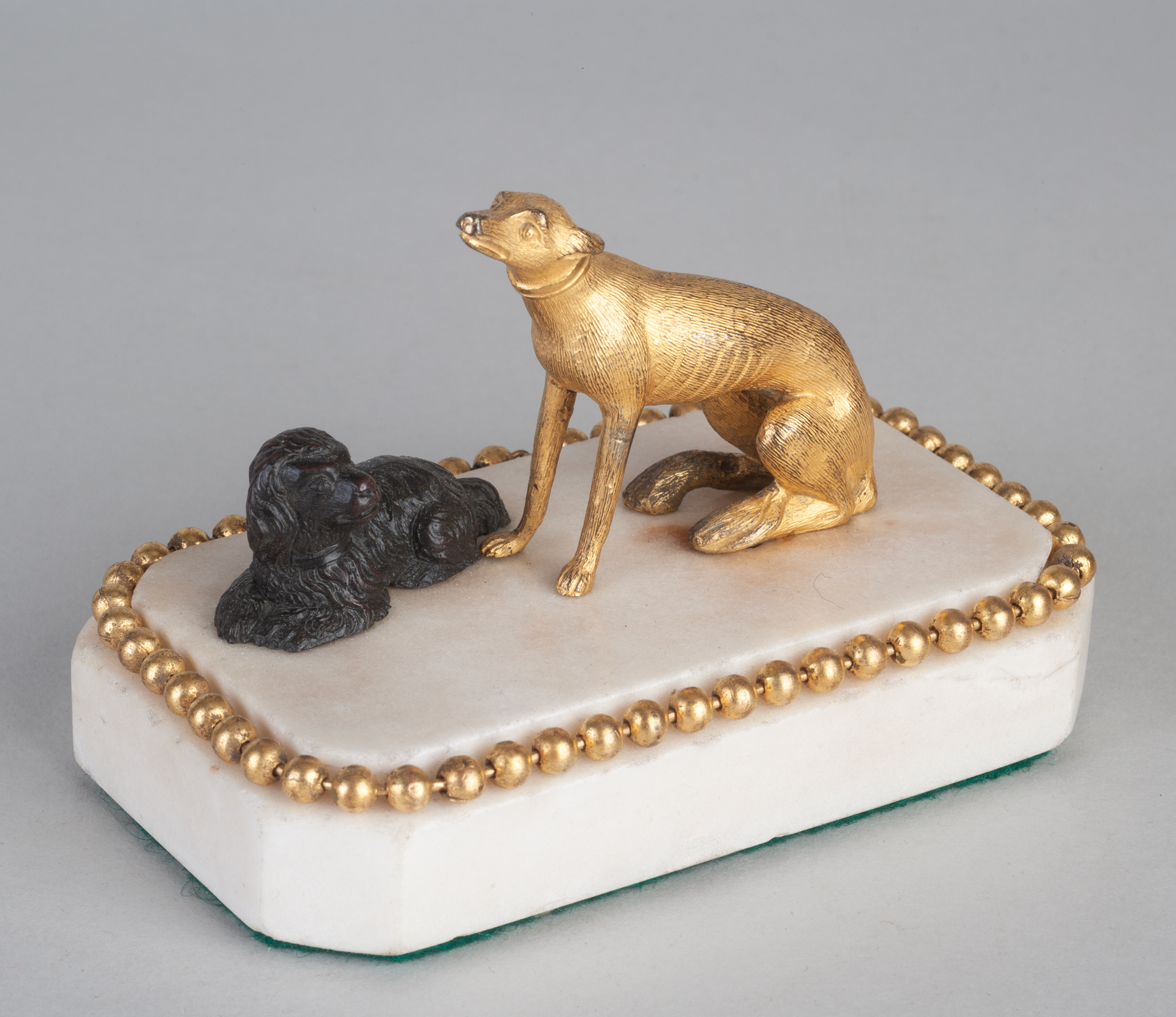 Thomas Weeks Museum Presse Papier - Walpole Antiques